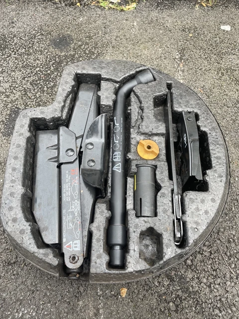 SPARE WHEEL JACK & BRACE TOOL KIT - Jaguar XJ6 XJ8 XJR X300 X308 1994 ...