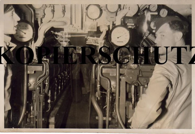 U-BOOT-KRIEG FOTO U 181 - Kommandant Wolfgang Lüth Mit Kepi - Ein Toast ...