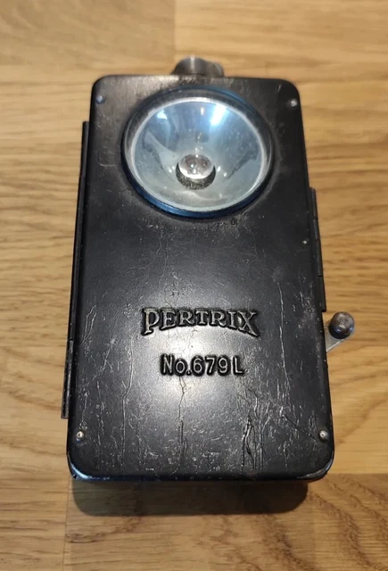WEHRMACHT PERTRIX NO.679 L Taschenlampe mit Batterie WWII Funktioniert EUR 50,00 - PicClick DE