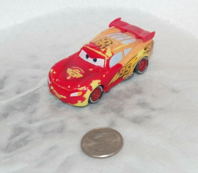 DISNEY PIXAR CARS Color Changers Lightning McQueen Plastic 2 in 1 Red ...