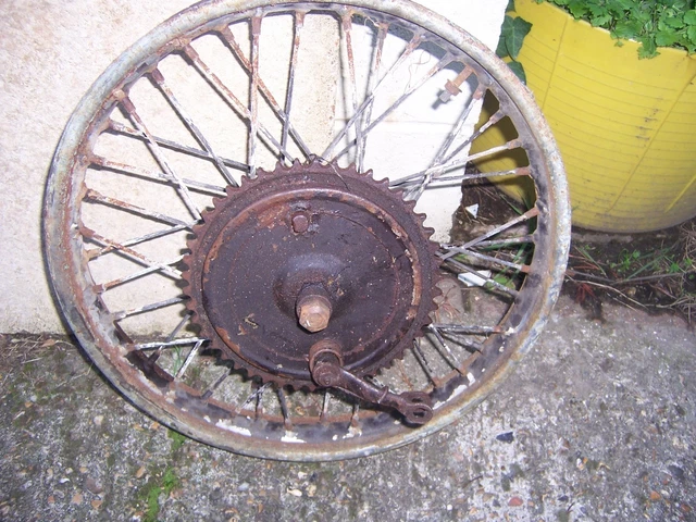 VINTAGE TRIUMPH PRE unit rigid rear wheel suit TRW Trophy or earlier ...