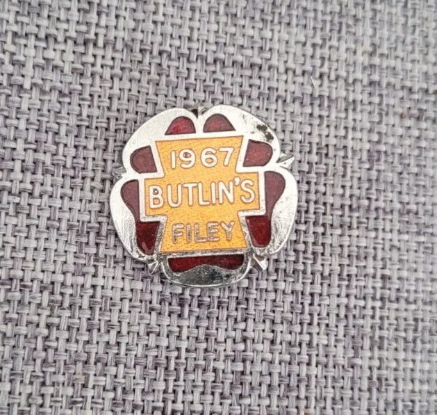 FILEY BUTLINS 1967 Vintage Enamel Reeves Badge £12.49 - PicClick UK