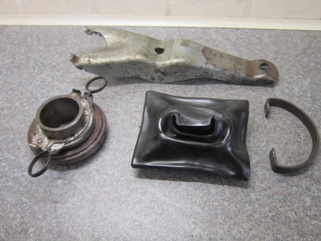 GENUINE FORD CLUTCH Arm & Carrier plus Boot, From Ford V6 Overdrive ...