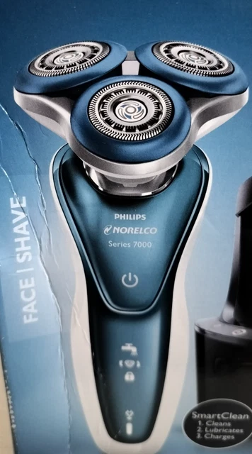 PHILIPS NORELCO S7370 Wet & Dry Electric Shaver with charging stand ...