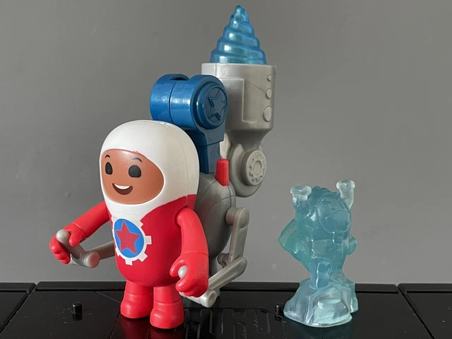 CBEEBIES GO JETTERS Lars Figure with G.O Fix Click On Backpack £16.99 ...