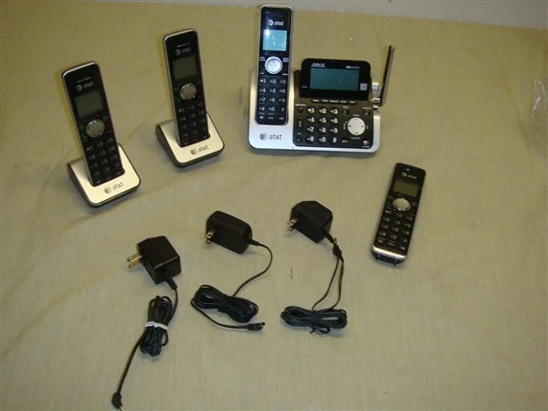 AT&T DECT 6.0 Cordless Phone System 4 Handsets Answering Base+2 Addl ...