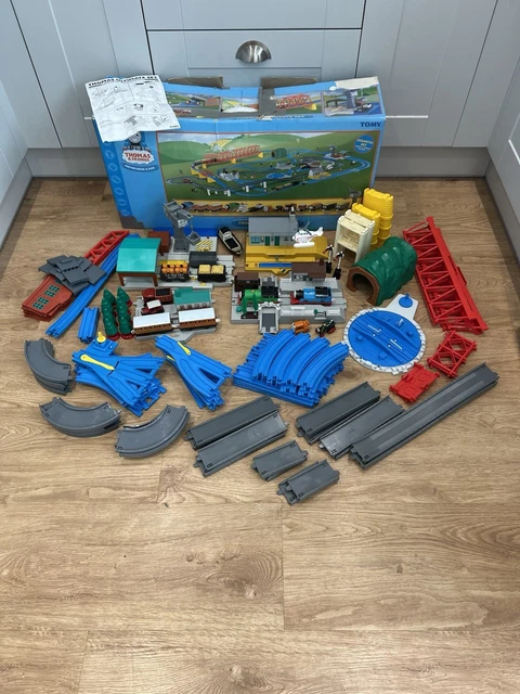 TOMY TRACKMASTER THOMAS Ultimate Set Train Set Complete & Working With ...