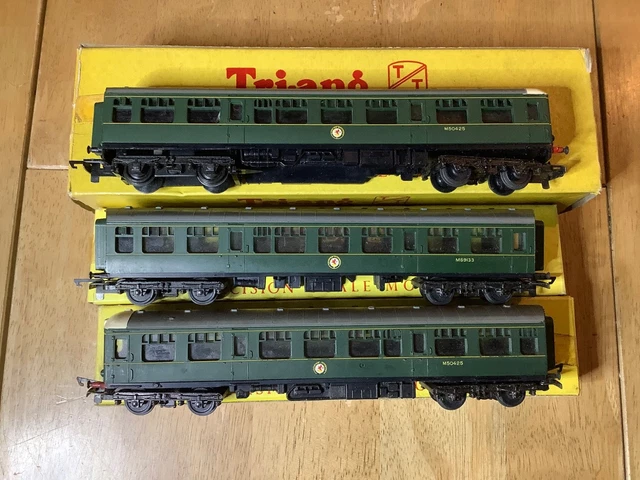 TRIANG TT GAUGE T.190/T.136/T.137 BR Green Class 104 3 car DMU £124.99 ...