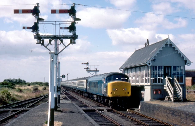 ORIGINAL RAILWAY SLIDE. 291. 1. Peak class 45 loco Skegness signal box 1983. £6.50 - PicClick UK