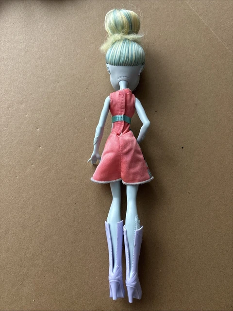 MATTEL MONSTER HIGH Emoji Lagoona Blue Doll 2008 Mattel Dressed With ...