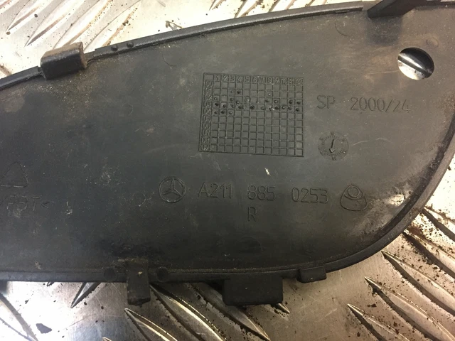 MERCEDES W211 AVANT Inférieur Grille Bordure (Set 2x Paire) Classe E ...