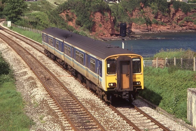 BRITISH RAIL 150232 Class 150 Sprinter DMU Railway Photo £1.05 ...