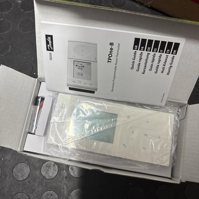 DANFOSS TPONE-B BATTERY-POWERED Programmable Room Thermostat £16.13 ...