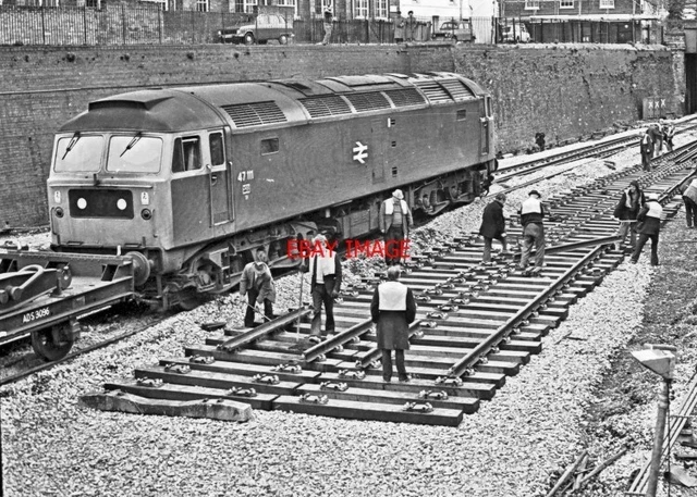PHOTO CLASS 47 Loco No 47111 At Newbury 1978 £1.85 - PicClick UK