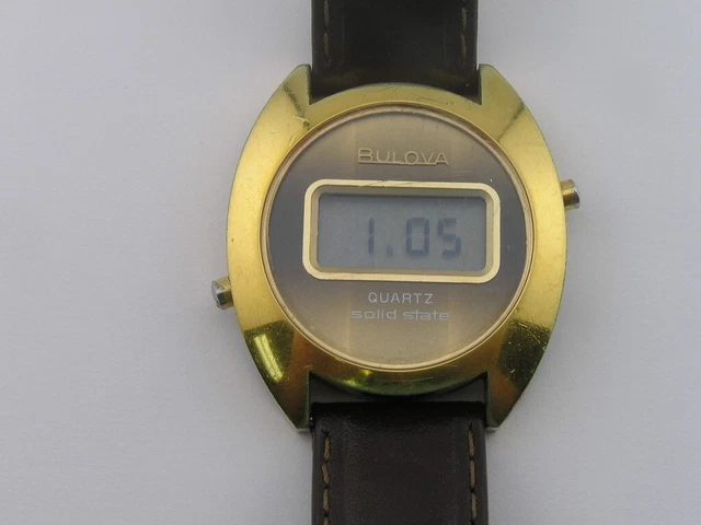 OROLOGIO VINTAGE BULOVA LCD Quarzo Stato Solido 1977 EUR 36,84 ...
