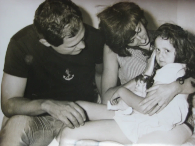 PHOTO PRESSE VINTAGE 1963 Elsa Simon rescapée catastrophe aérienne ...