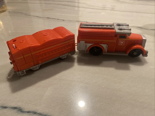 THOMAS & FRIENDS Trackmaster Flynn Fire Engine Works Motorized Sounds ...
