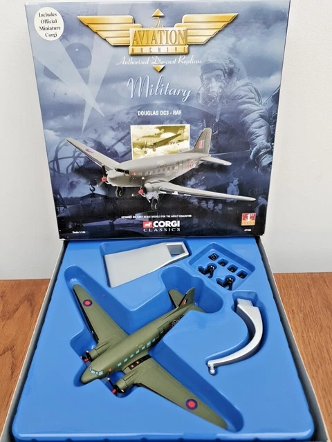 CORGI DOUGLAS DC3 - RAF - C-47A Skytrain Dakota C.3 - AA 47106 - 1:144 ...