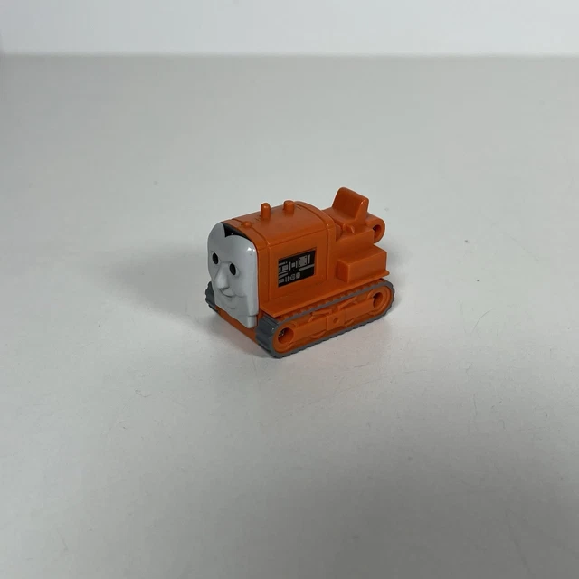 THOMAS AND FRIENDS Mini Terence Tractor Plastic Engines 2001 £7.99 ...