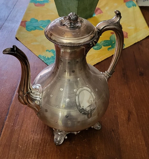 RÉUNION THÉIÈRE + pot à lait dépareillé métal argenté époque ...