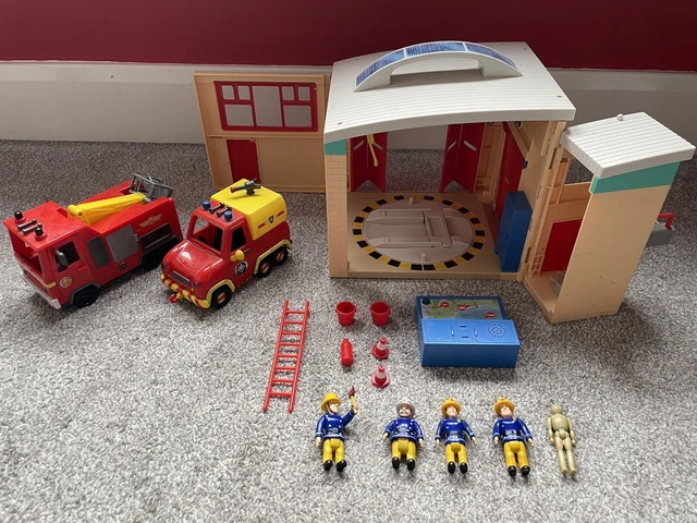 FIREMAN SAM PONTYPANDY Large Deluxe Fire Station Playset With Figures ...