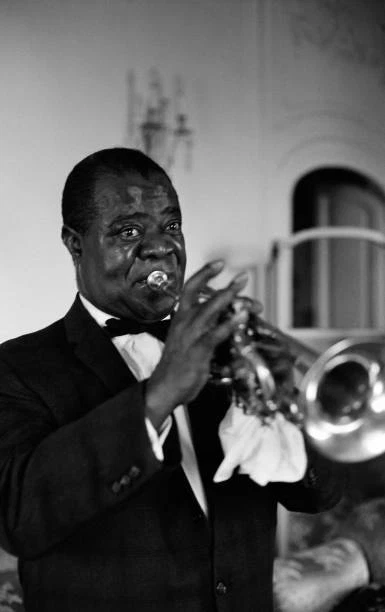 JAZZ TRUMPETER LOUIS Armstrong in 1959 in France OLD PHOTO 7 $8.50 ...