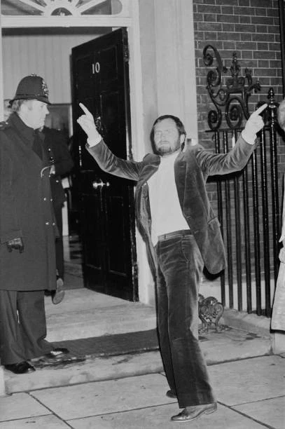 BRITISH COMEDIAN AND radio disc jockey Kenny Everett at Number 10 D ...