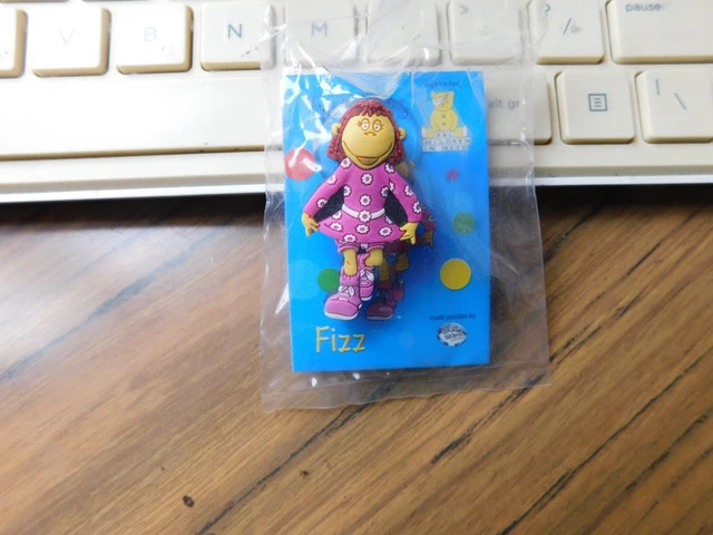 FIZZ TWEENIES WINDOW Figurine Badge Children in Need 2002 Unopened £4. ...