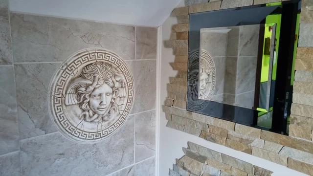 MEDUSA STUCKGIPS BAS relief griechisches Rosette Greek Stucco Molding ...