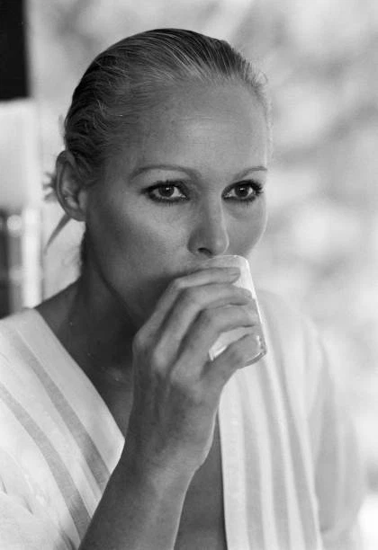 URSULA ANDRESS OPENS The Rio Carnival 1979 Historic Old Photo 73 $9.00 ...