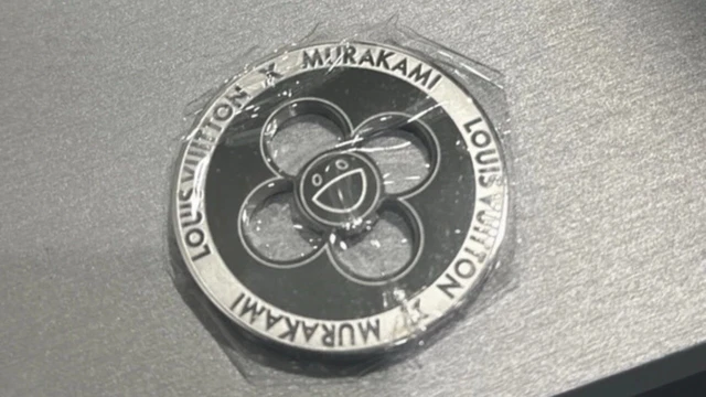 RARE LOUIS VUITTON Takashi Murakami Vending Machine Token 🔥🔥 Sealed ...