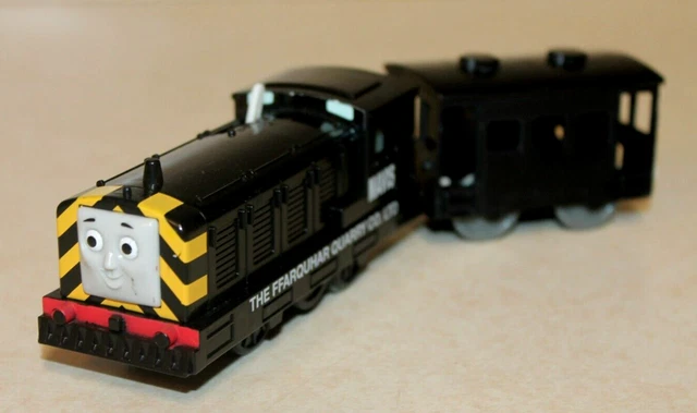 THOMAS & FRIENDS TrackMaster Mavis w/ Caboose Motorized Train Engine ...