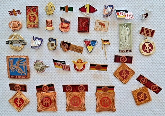 SAMMLUNG DDR ORDEN Ehrenzeichen Pins Stasi MfS 32 Stück Konvolut UdSSR ...