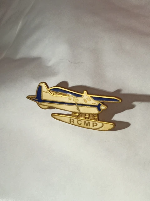 PIN'S AVIATION HYDRAVION RCMP Royal Canadian Mounted Police Airplane ...