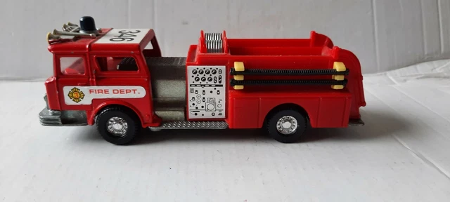 VINTAGE CORGI MACK C.f. Fire Pumper 6 Inch Die Cast Fire Truck £6.50 ...