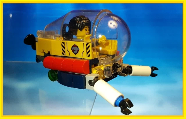 LEGO FEMALE DEEP Sea Explorer in mini-submarine taken from 60266 Abyss ...