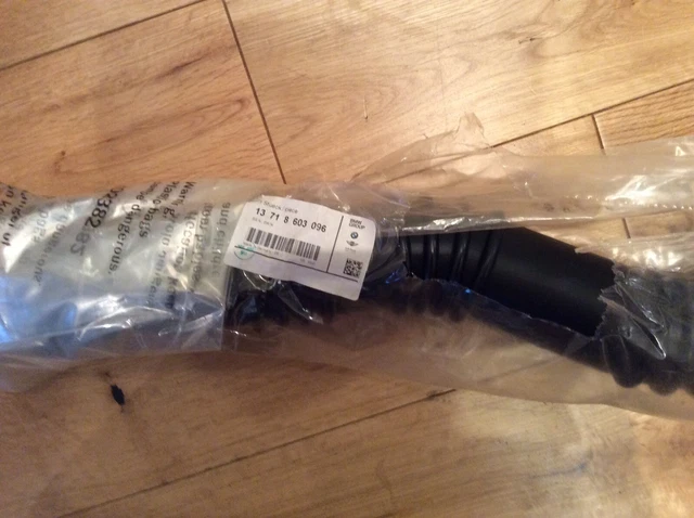 BMW GENUINE X5 Turbocharger Intercooler Air Hose 13718603096 £190.00 ...
