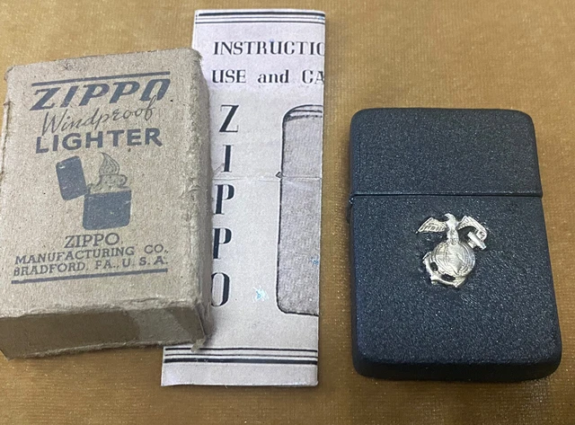 RARE VINTAGE 1942 WWII USMC Noir Crackle Zippo 4bbl charnière insert ...