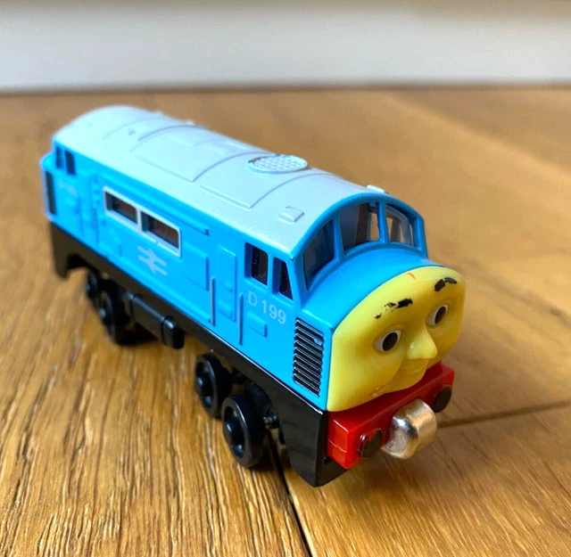 THOMAS THE TANK Engine & Friends - 2008 Take And Play Diesel Engine £3. ...