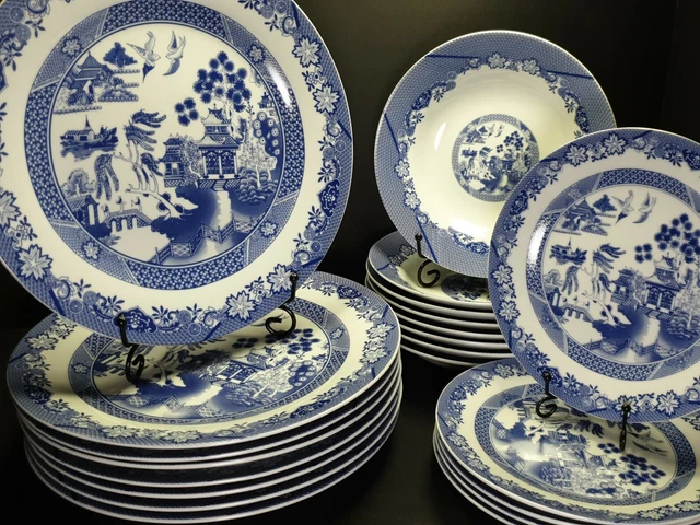 WATERSIDE FINE CHINA Part Dinner Service Dinner Plates Willow pattern £ ...