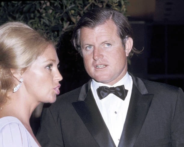 TED KENNEDY AND Joan Kennedy at Opening of The Kennedy Cente - 1971 Old ...