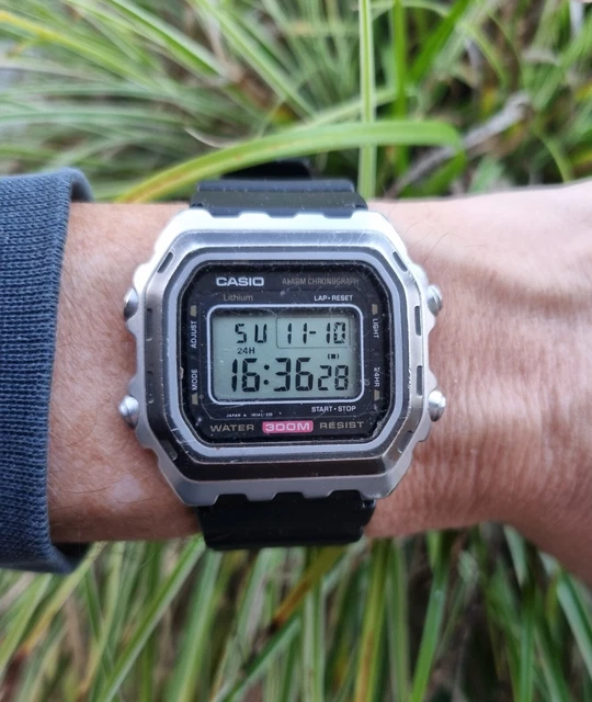 CASIO DW-3000 “THE Tank” LCD Vintage Watch EUR 900,00 - PicClick IT