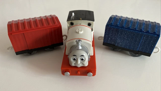 TOMY TRACKMASTER THOMAS The Tank Engine Battery Train Stanley & Trucks ...
