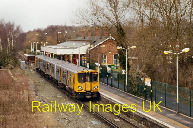 RAILWAY PHOTO - Ormskirk Railway Station c2013 £2.00 - PicClick UK