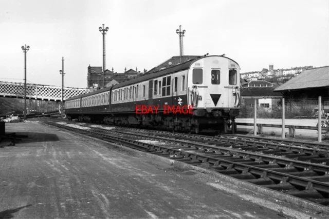 PHOTO 1980 Hastings Railway Station Sussex (2) Diesel Electric Unit ...