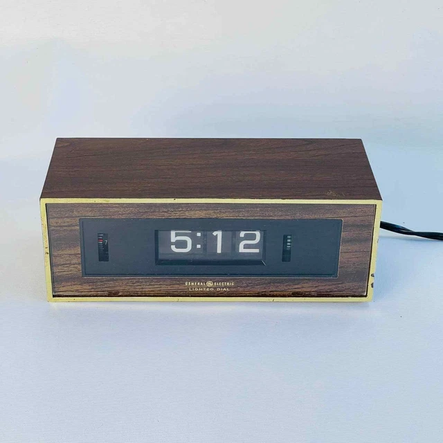 VINTAGE GE LIGHTED Dial Rotating Flip Clock / Alarm 8137-3A $35.00 ...