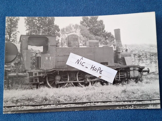 FOTOGRAFIA DEPOSITO LOCOMOTIVE di Castelvetrano Locomotiva FS Gr 851 ...