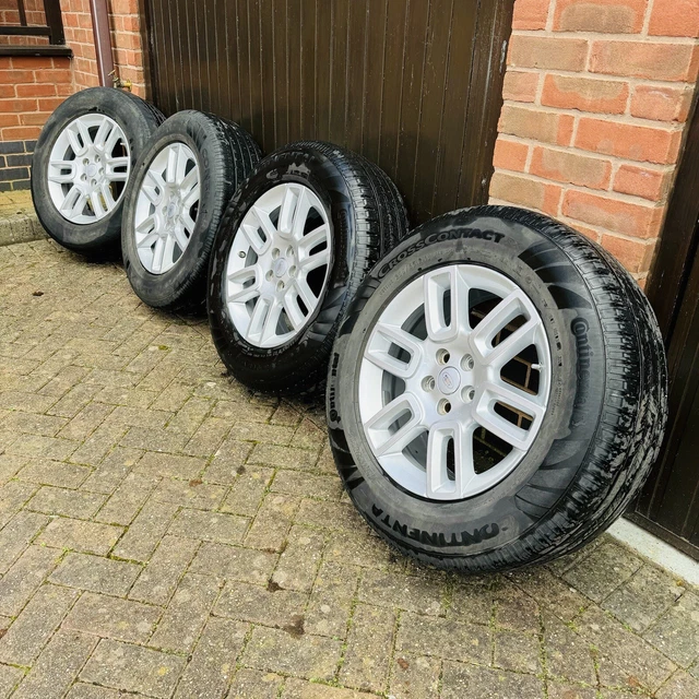 LAND ROVER DEFENDER 19 Inch Alloy Wheels And Tyres - L8B2-1007-DA £595. ...