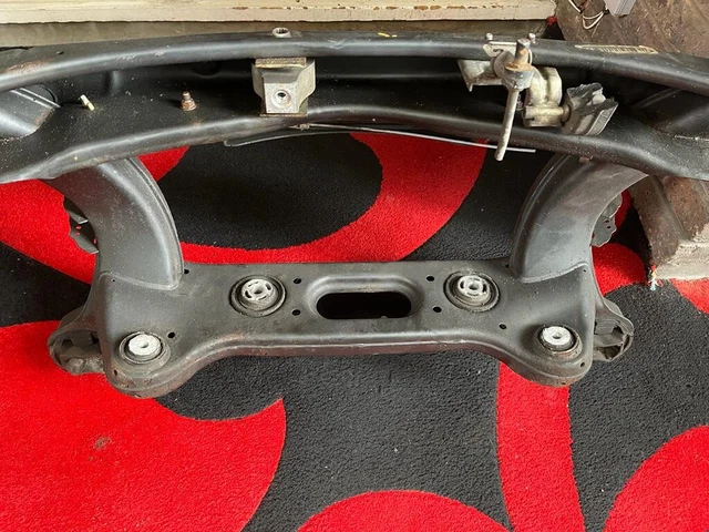 MERCEDES C CLASS W204 W212 Rear Suspension Subframe Axle Crossmember £ ...