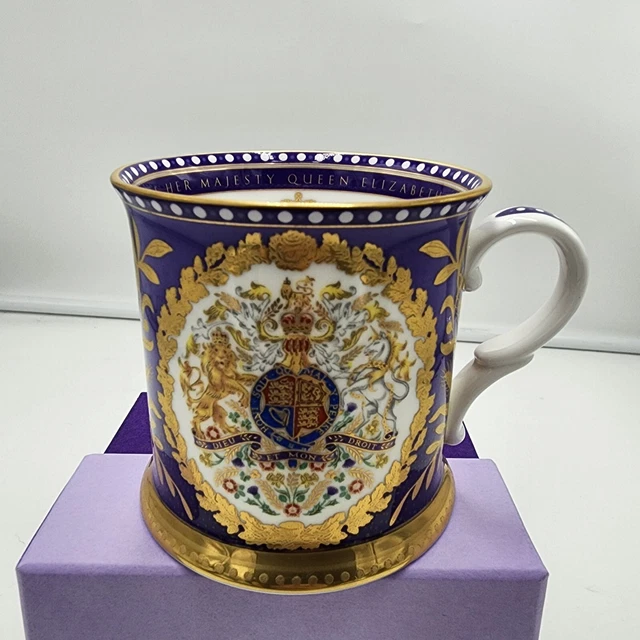 ROYAL COLLECTION TRUST Queen Elizabeth Platinum Jubilee Crest Mug ...